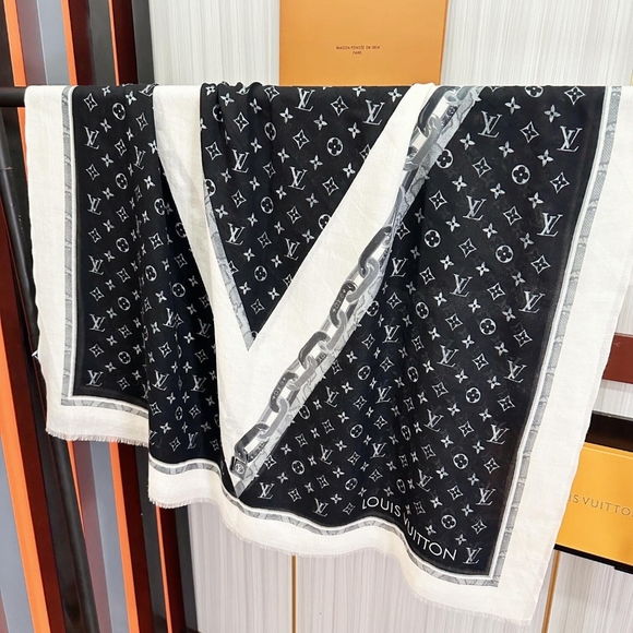 Louis Vuitton | Accessories | Louis Vuitton Ring Cashmere Long Scarf ...